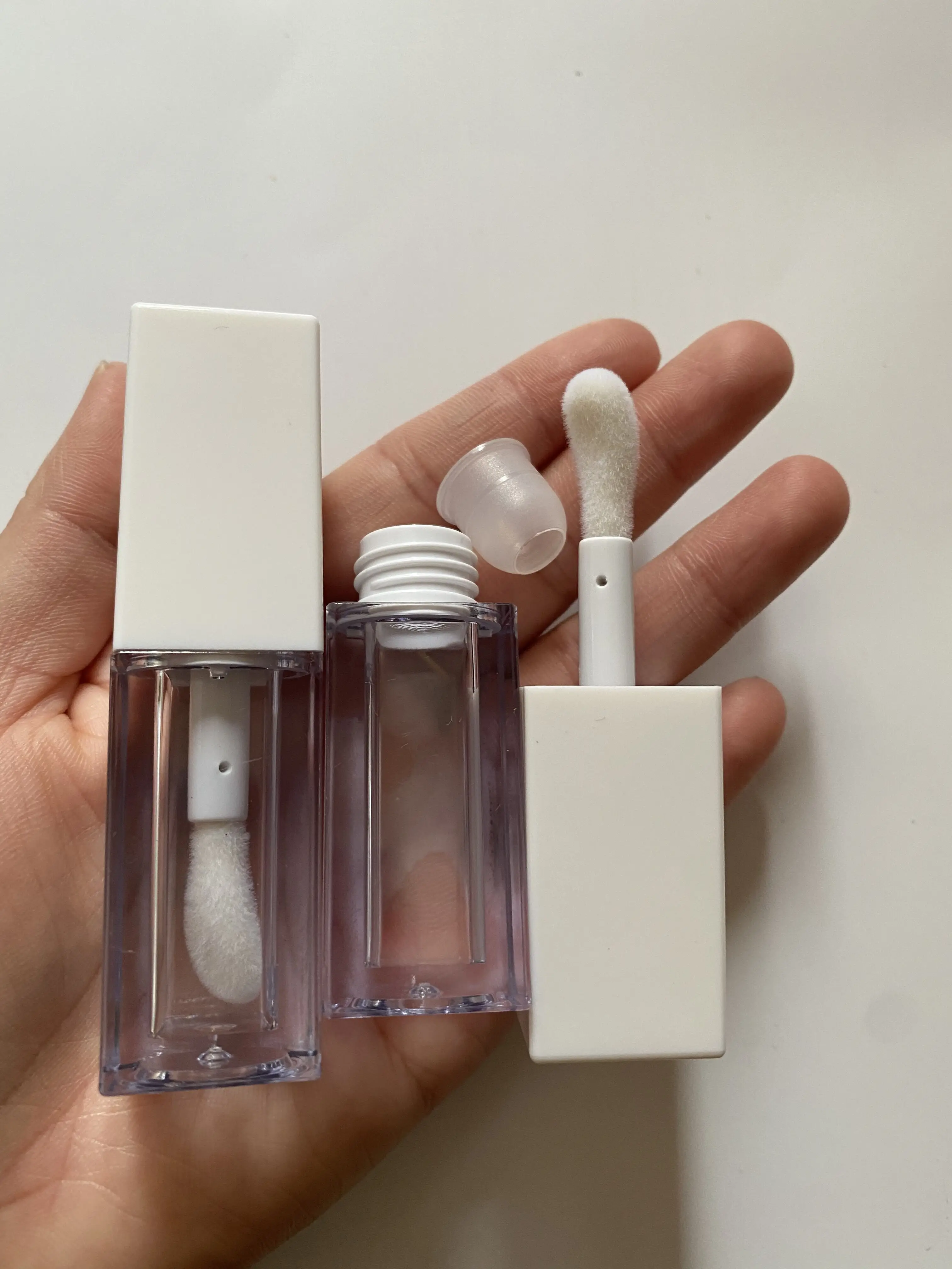 Big-Doe-Foot-on-Lip-Gloss-Tube-5ml-Lip-Glaze-Refillable-Bottle-Lip-Oil ...