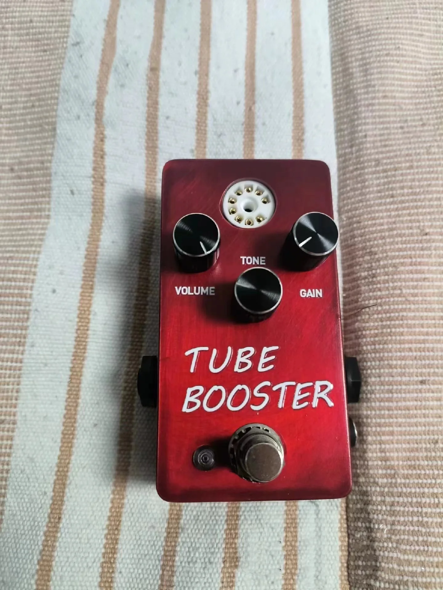 LILT-guitar-effect-pedal-tube-booster.jpg
