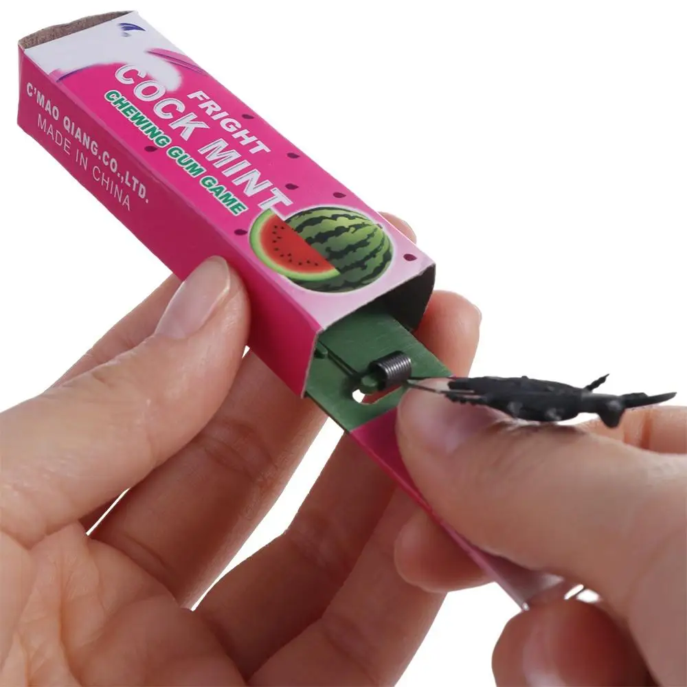 Pull-Chewing-Gum-Toy-Shocking-Cockroach-Toy-Prank-Trick-Fake-Chewing ...