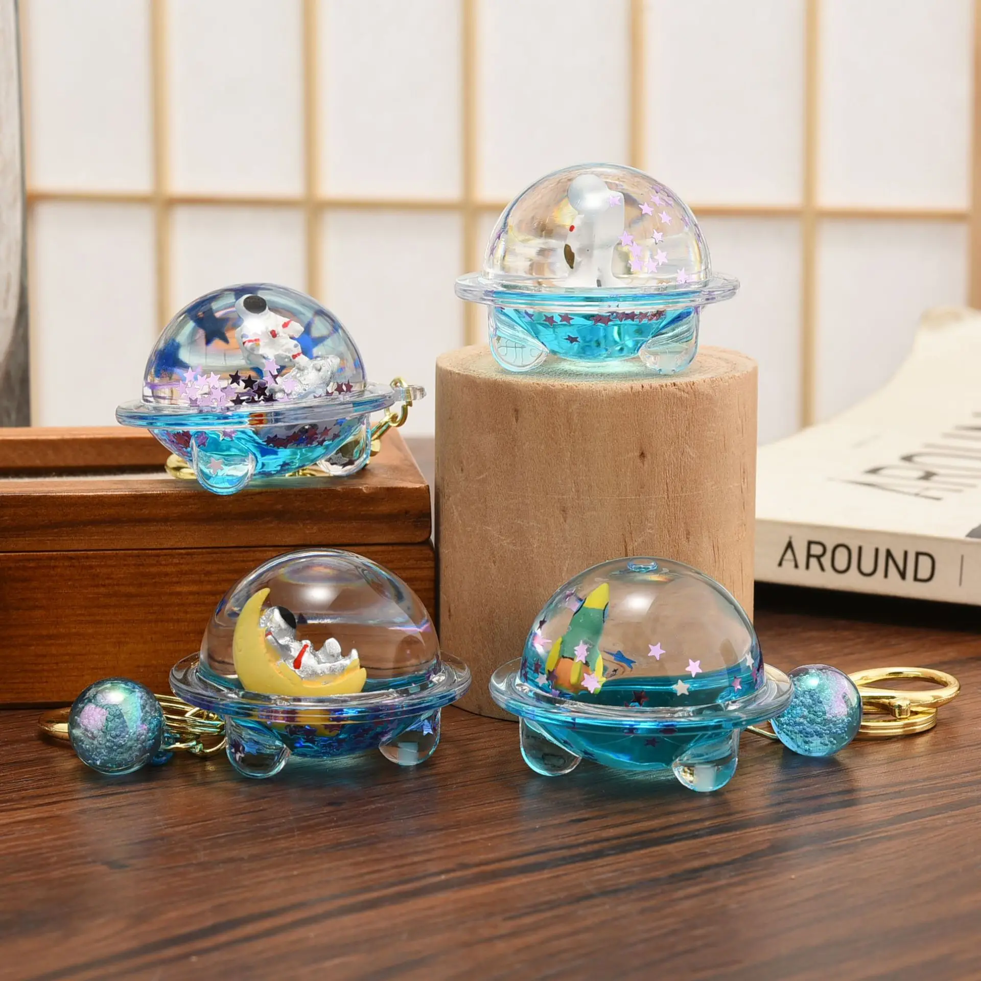 Creative Floating Liquid Keychains | Flying Saucer Liquid Keychain ...