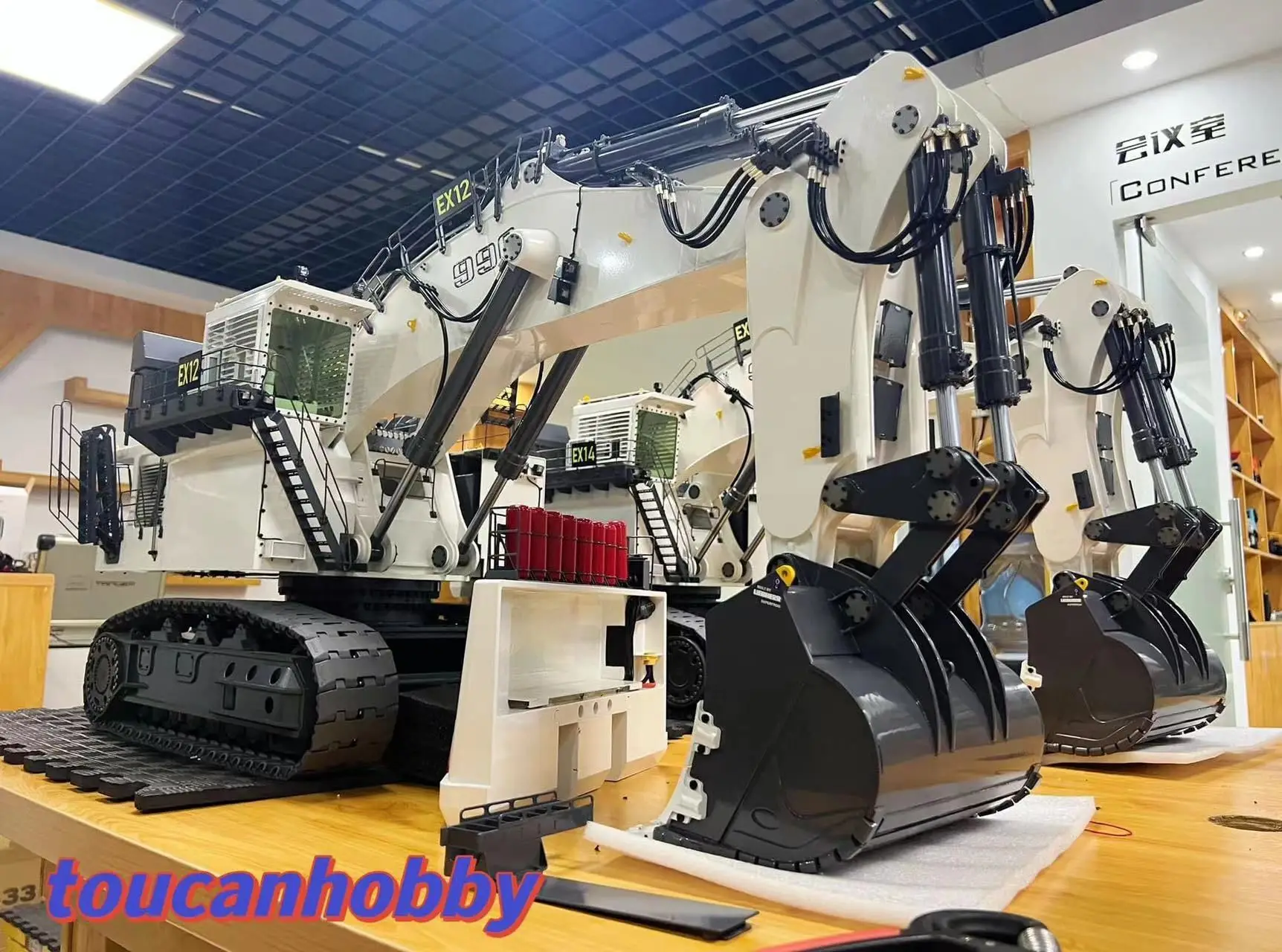 Giant-Mine-RC-Hydraulic-Excavator-1-20-High-Simulation-996-Remote ...