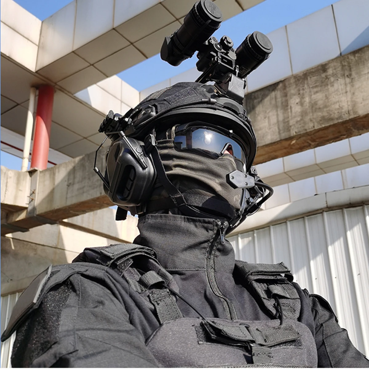 FAST-Tactical-Helmet-Set-with-Night-Vision-Earphones-Flashlight-Etc ...