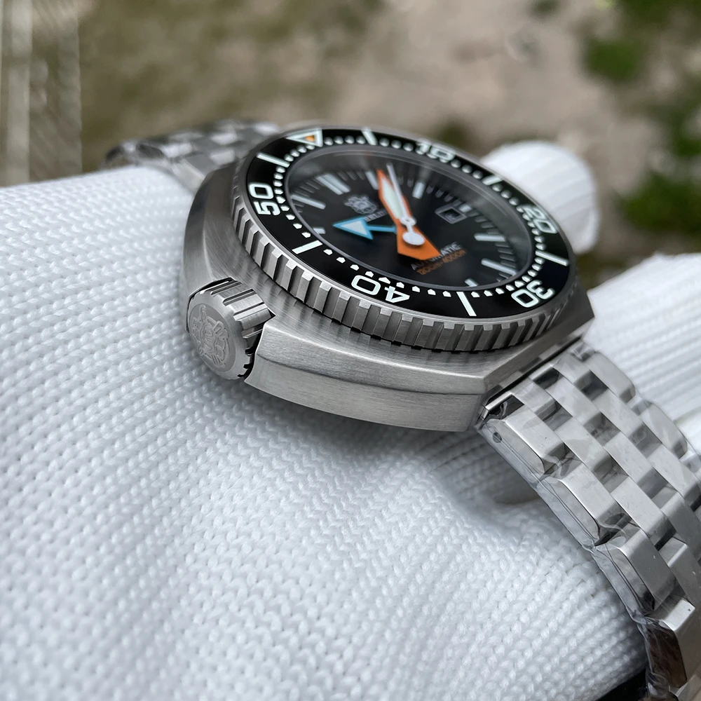 Constantin Weisz Diver 200m | WatchinTyme