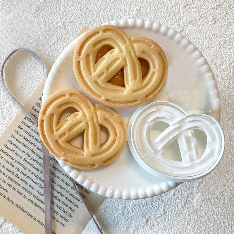 Jam Sandwich Cookie Cutter Biscuit Mold 3D Cute Hollow Plastic ...
