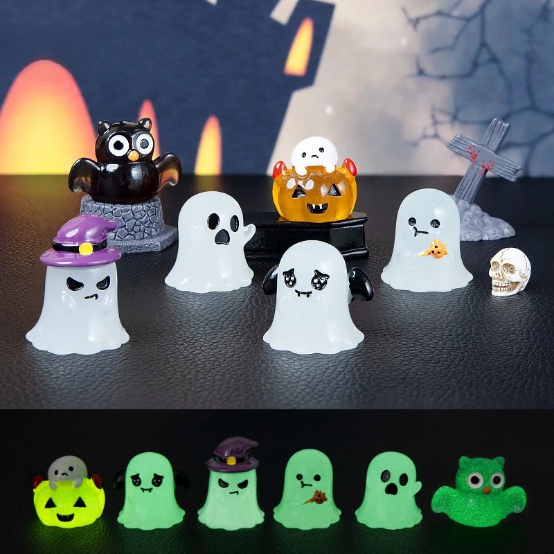Halloween Decoration Cartoon: The Perfect Tiny Spooky Charm for Your ...