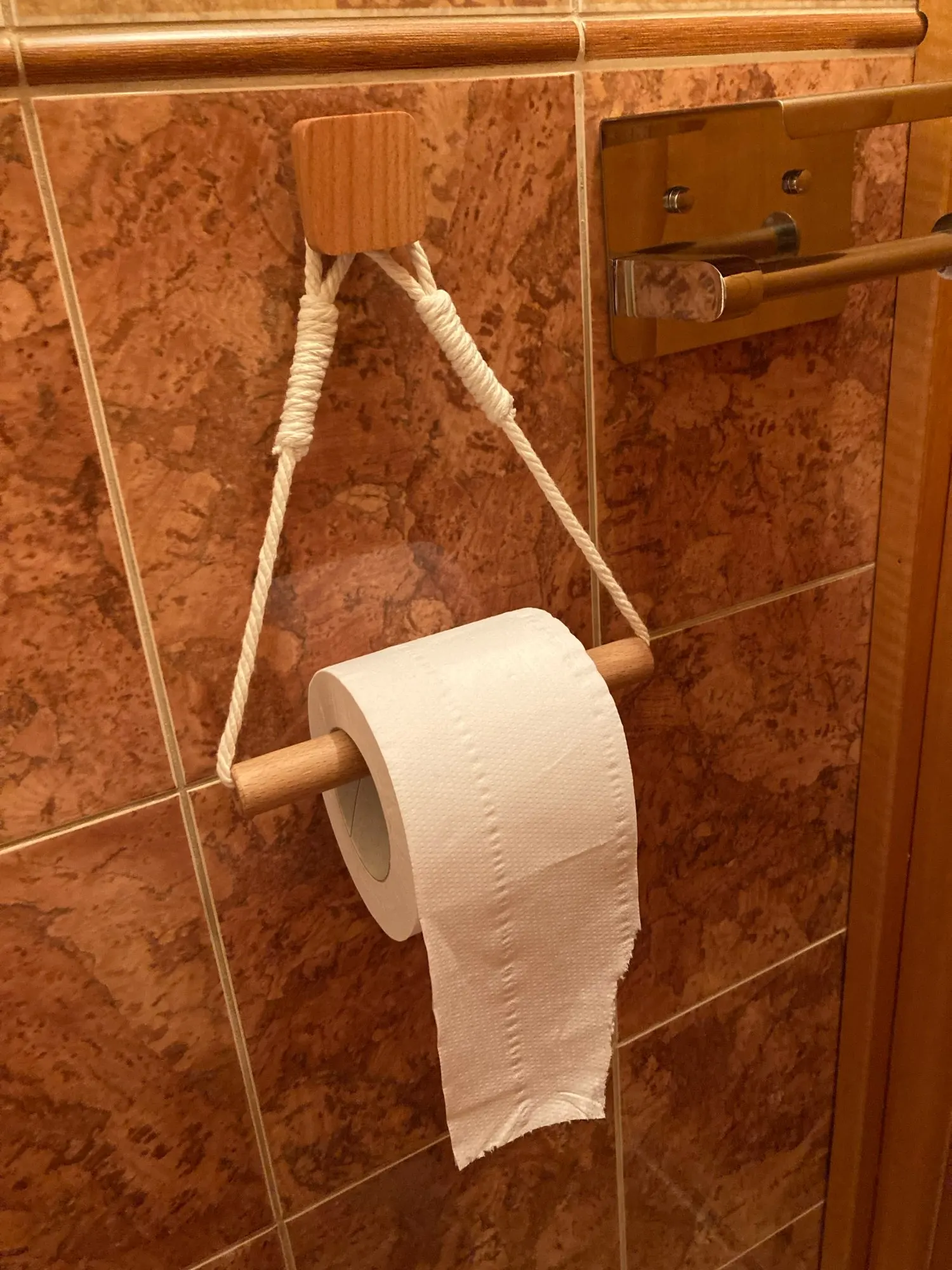 Wooden-Paper-Towel-Bathroom-Tissue-Holder-Wall-Mounted-Triangle-Toilet ...