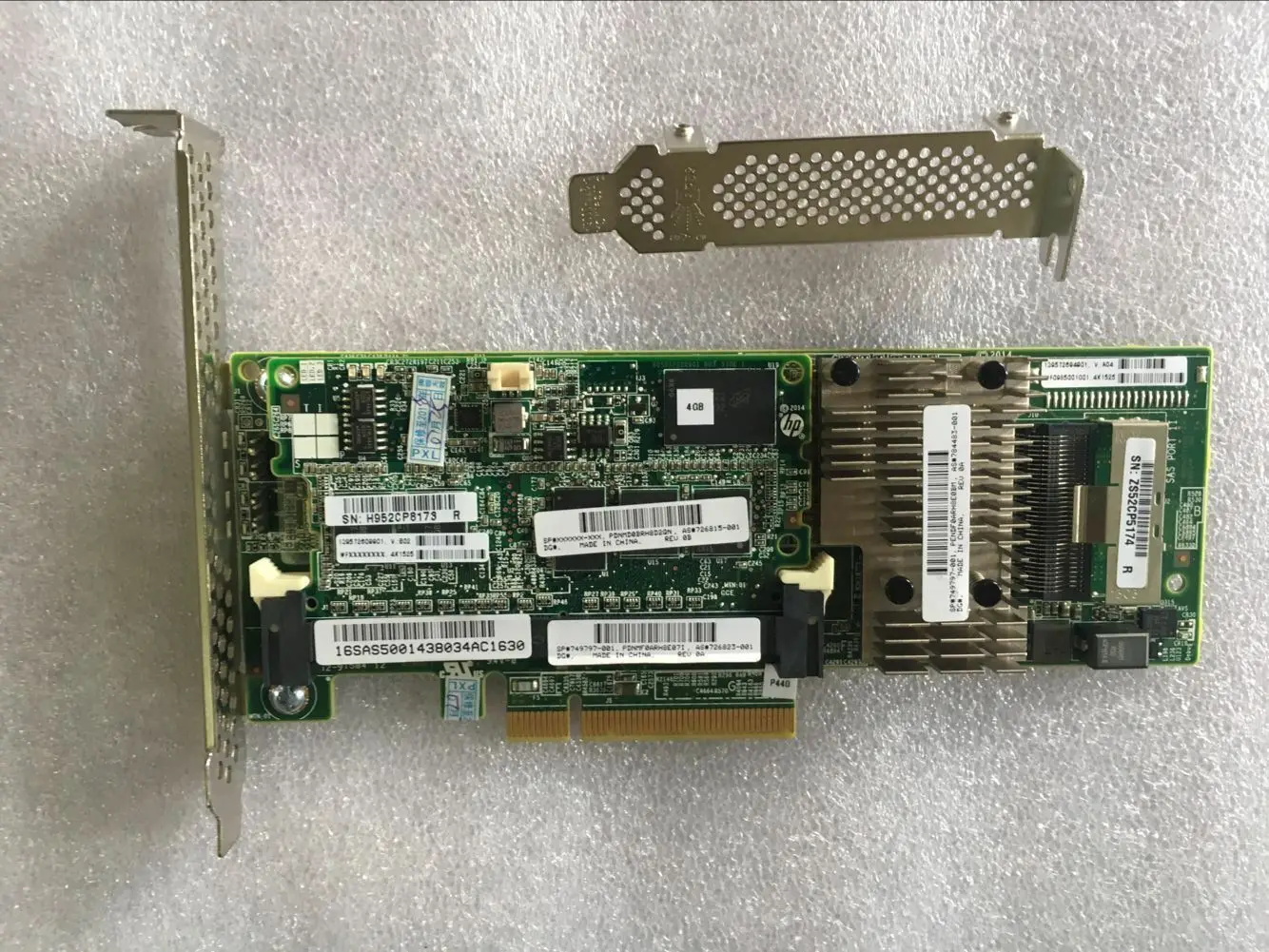 Smart-P440-4-fbwc-12-raid-sas-sata-pci-e-726821-B21.jpg