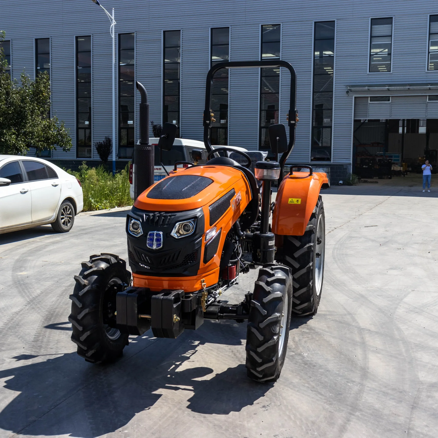 Hot-Sale-Agricultural-Tractor-25hp-35hp-4x4-Wheel-Tractor-No-reviews ...