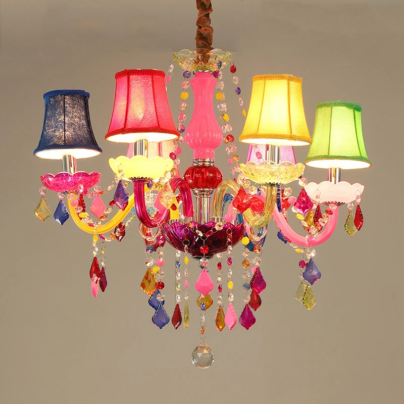 Camera-dei-bambini-in-stile-europeo-lampadario-colorato-ragazza ...