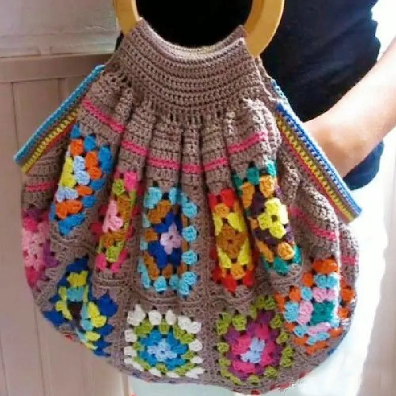 Handmade-woven-shell-shaped-handbag-with-grandmother-grid-pattern ...
