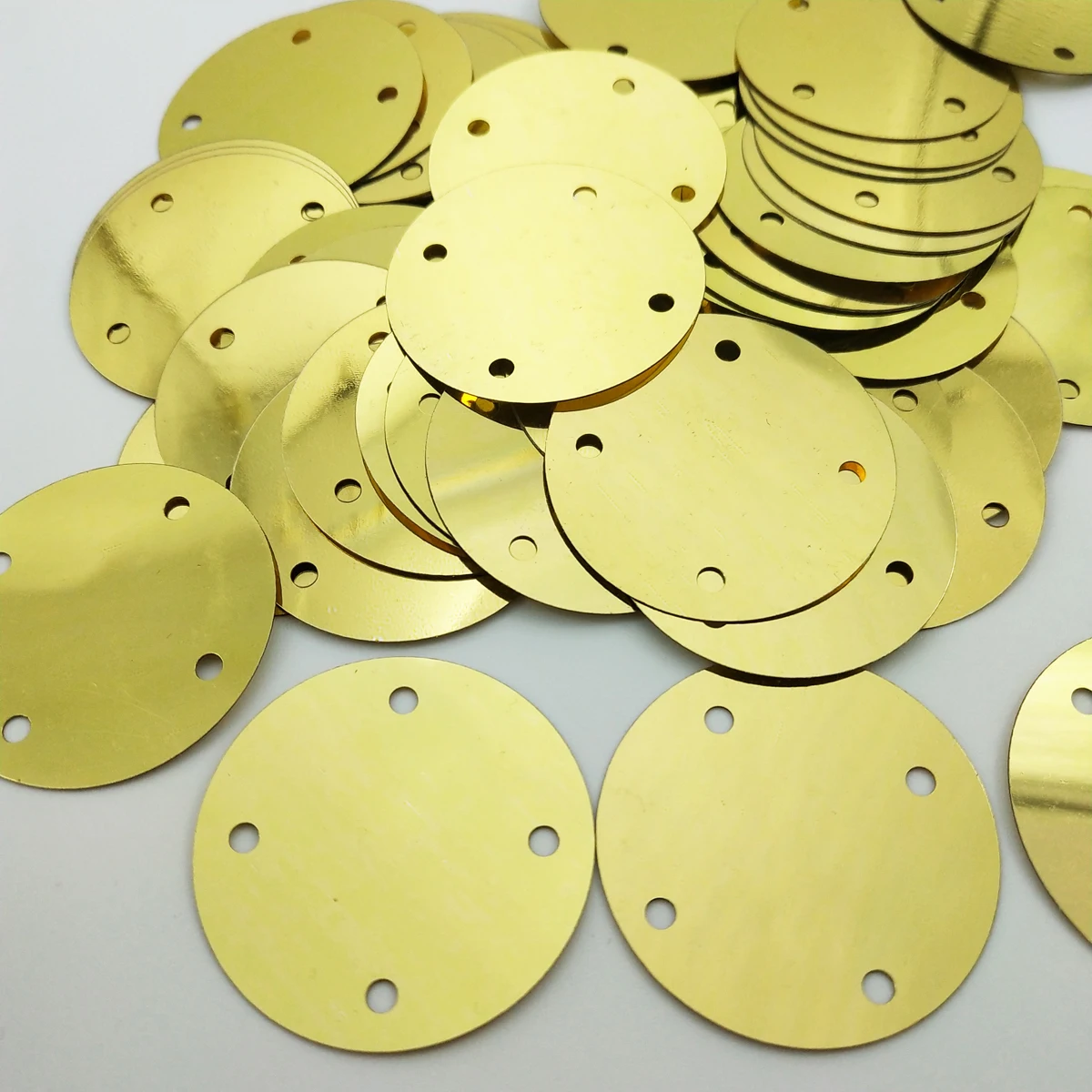150pcs-35mm-With-4-Holes-Flat-Large-Round-Sequins-Light-Gold-Garment ...