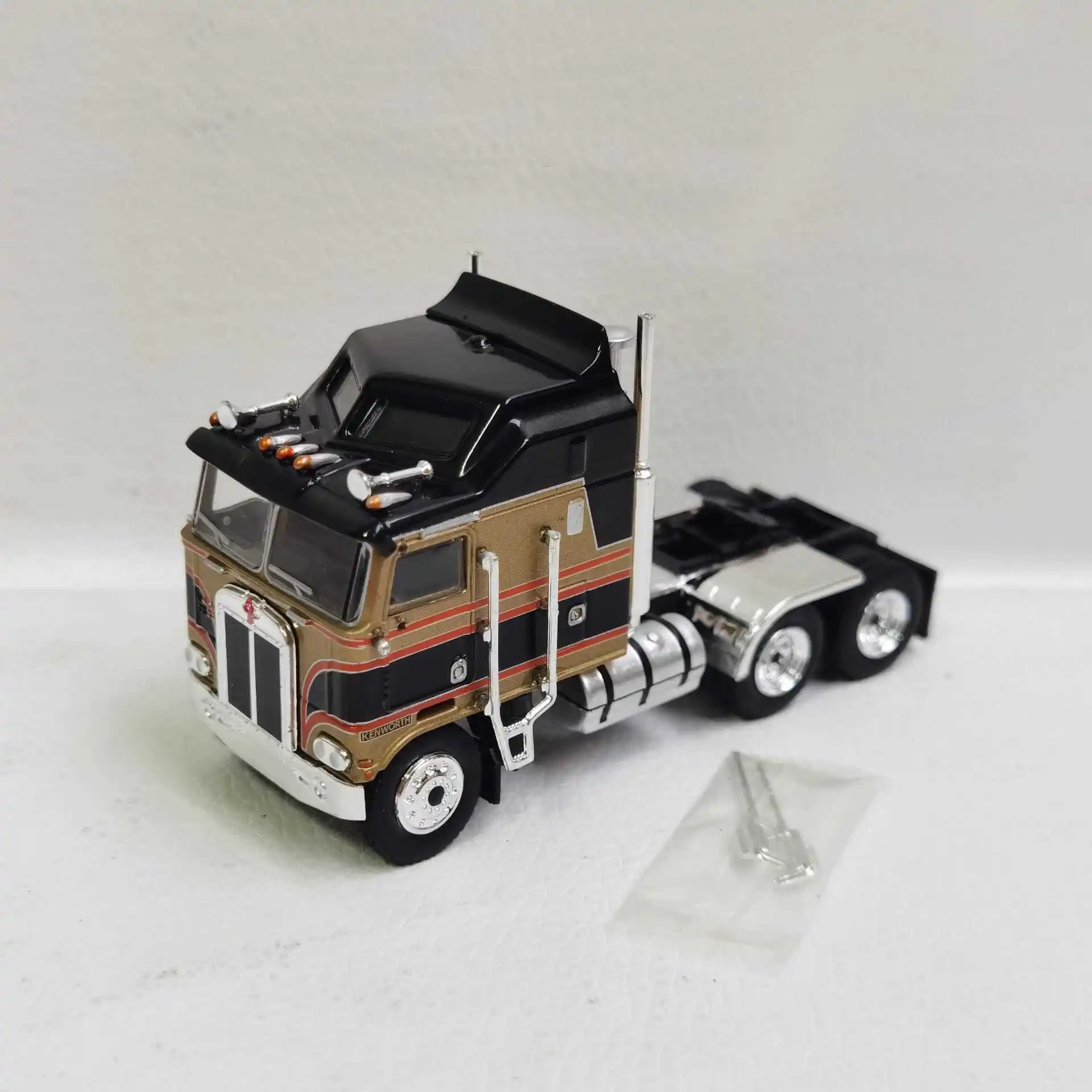 1-87-Scale-HO-Kenworth-K-100-K100-Trailer-Head-Truck-Plastic-Car-Model-Toy-Ornament.jpg