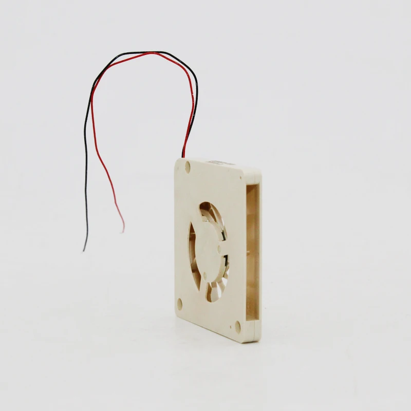 3004-3cm-5V-ultra-thin-micro-cooling-fan-UB5U3-700.jpg