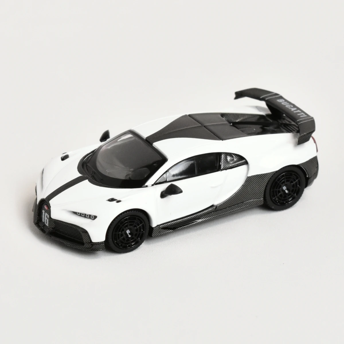 MINI-GT-569-1-64-Bugatti-Chiron-araba-modeli.jpg