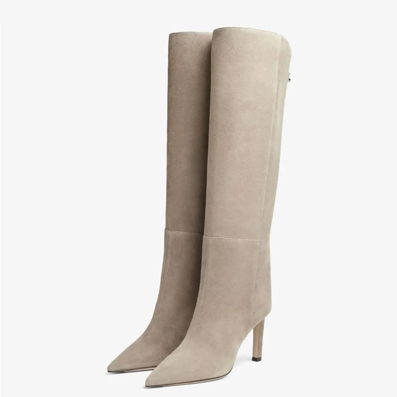 Botas Gris Alta: La Elección Perfecta para Días Fríos y Estilo Elegante