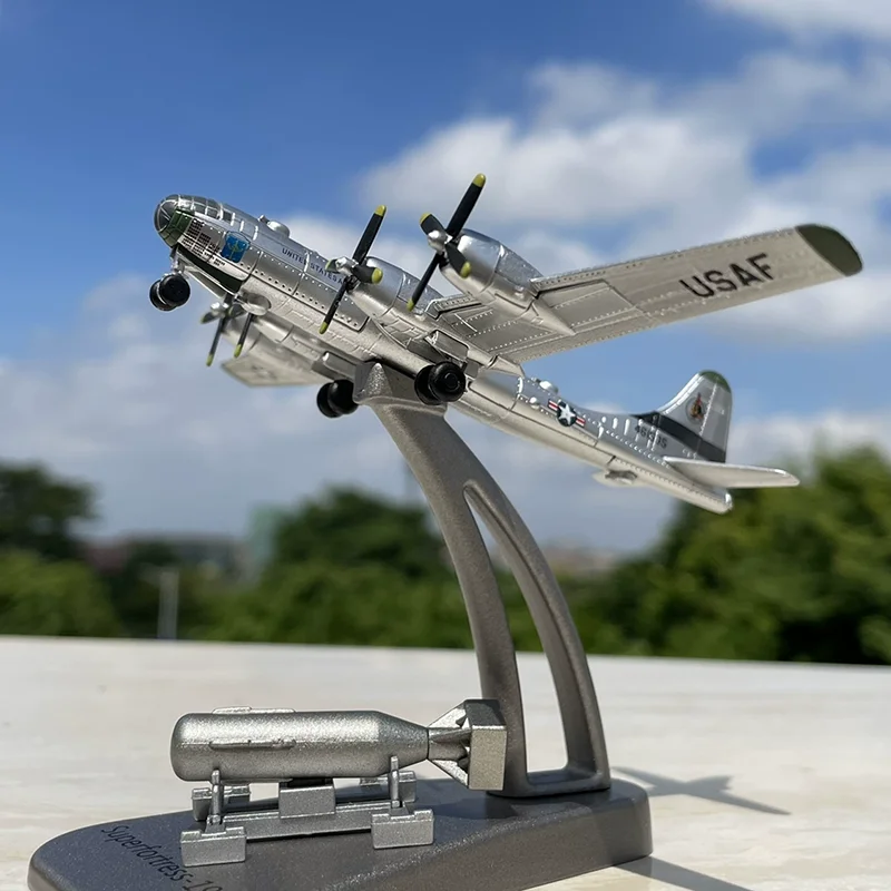1-300-Scale-US-American-B29-Super-Air-Fortress-Bomber-Alloy-Aircraft ...
