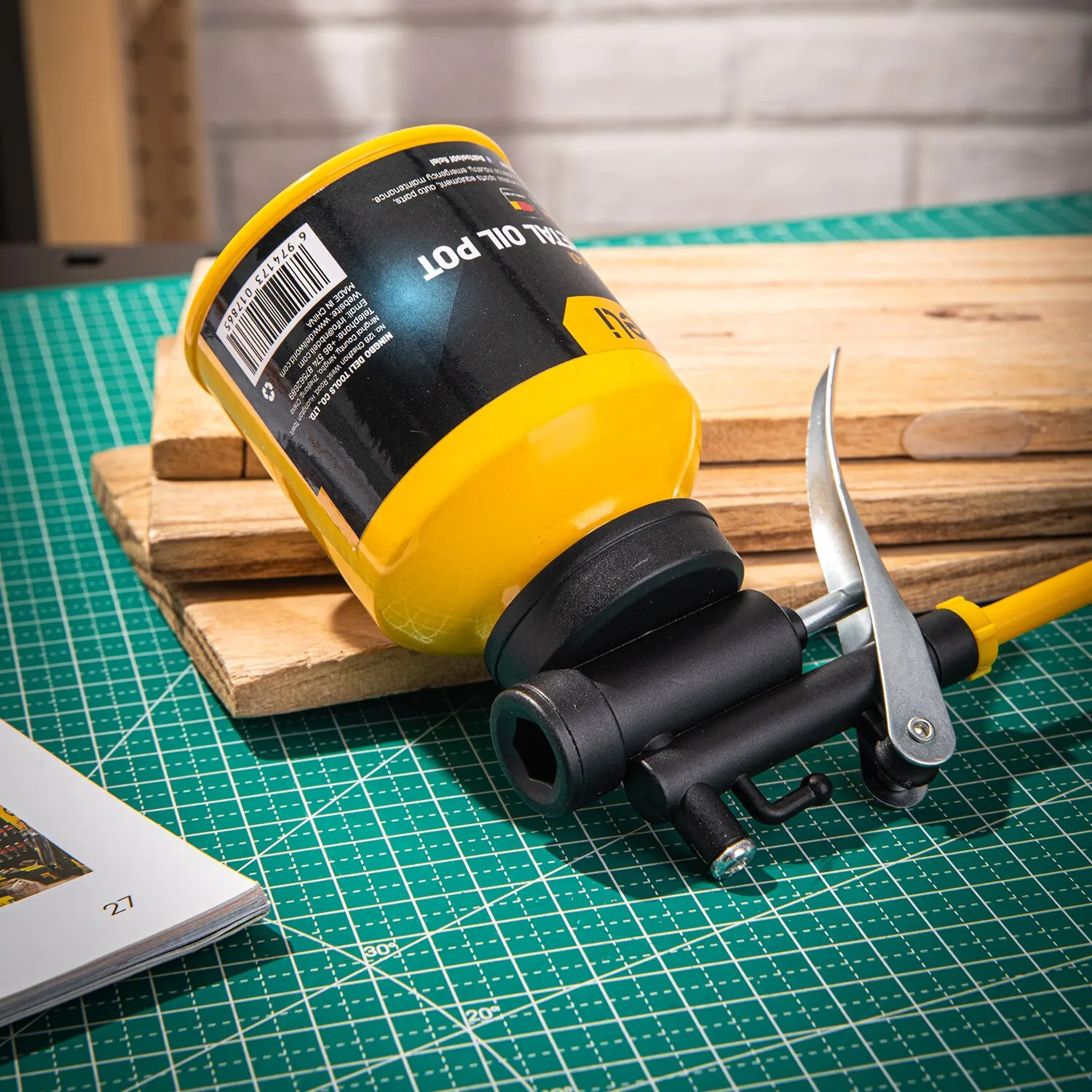 Deli-Oil-Can-Lubrication-Metal-High-Pressure-Pump-Grease-Guns-Car-Oil ...