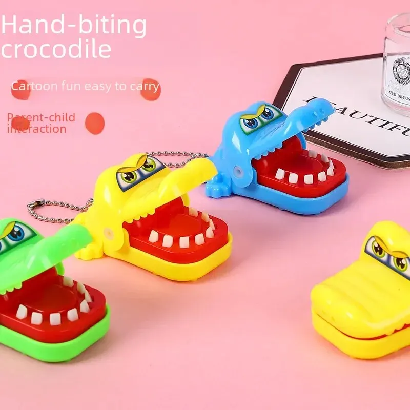 Mini-Alligator-Bite-Hand-Game-Prop-Keychain-Prank-Interactive-Toy-For ...