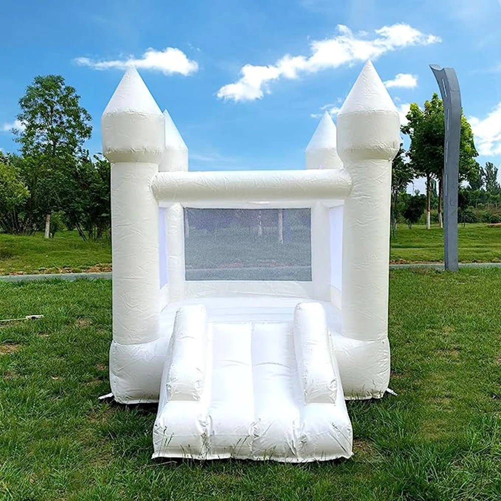 Bounce house wedding ideas | Beachweddingtips.com