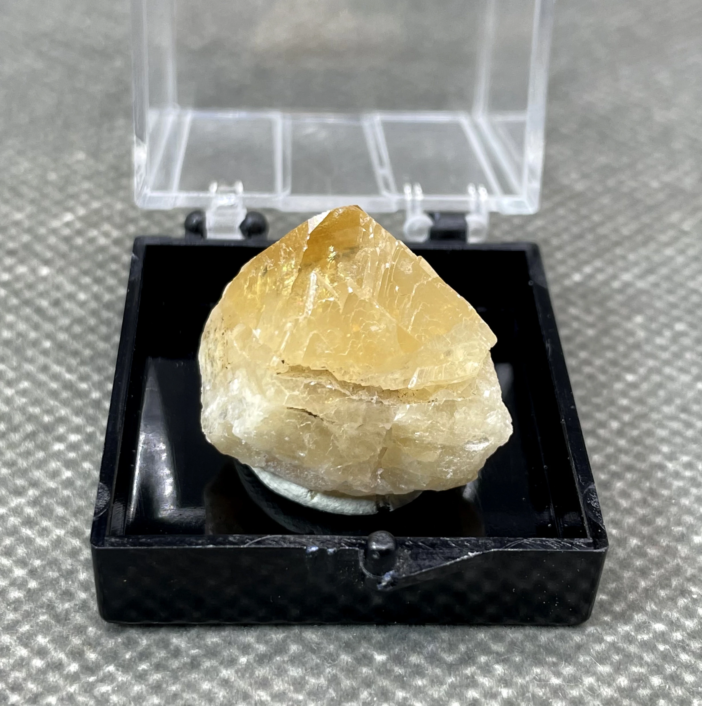 NEW-100-Natural-Scheelite-mineral-specimen-crystal-specimens-stones-and ...