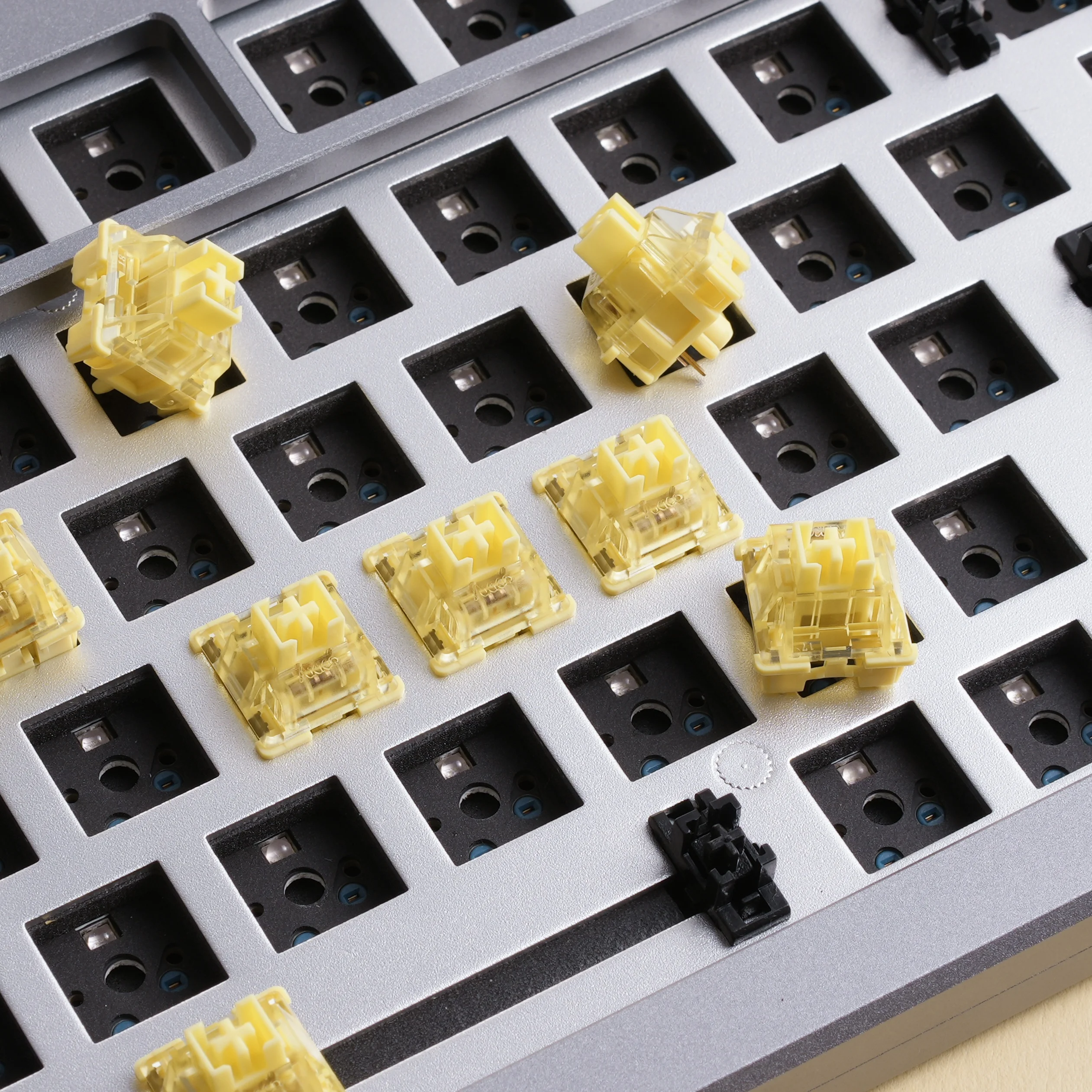 Akko-V3-pro-Cream-Yellow-Switch-Mechanical-Keyboard-5-Pin-Linear-Switch ...