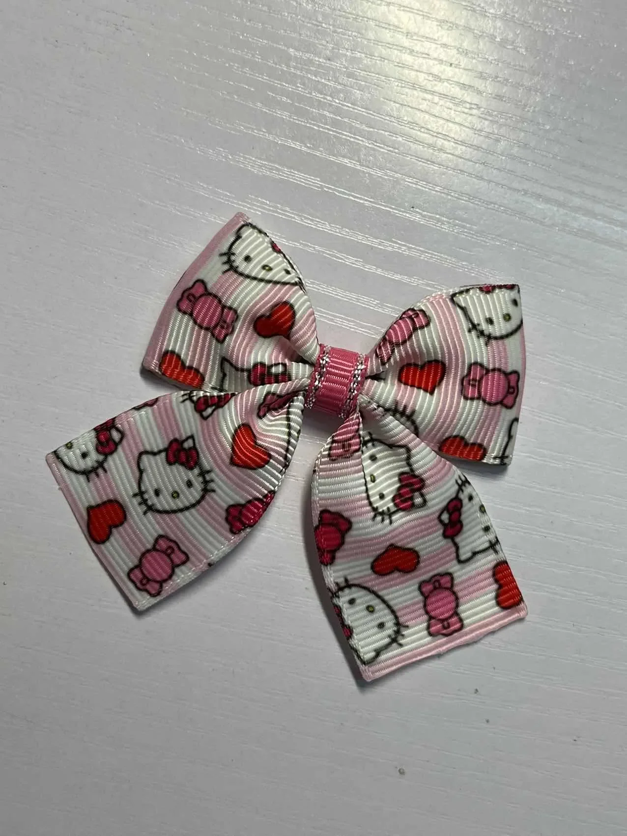 Hello Kitty Hair Bow Tutorial