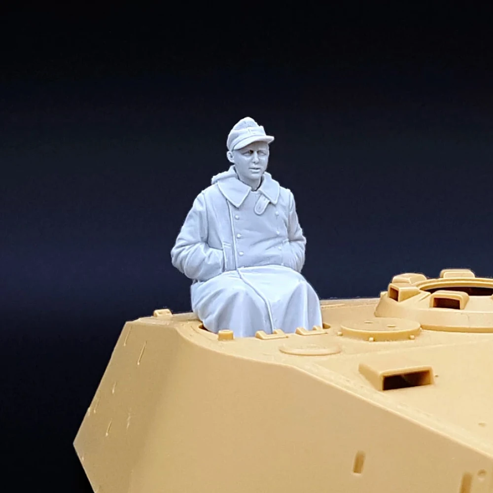 1/35 WWII Resting soldier, sitting, Resin Model figure soldier, WW2 ...