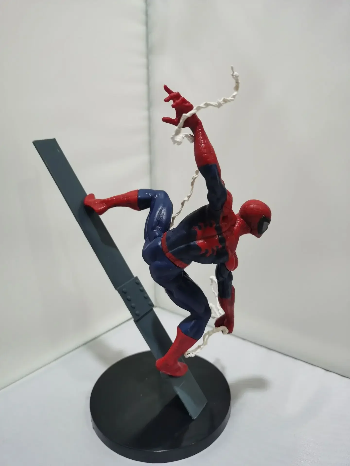 Marvel-Spiderman-Collectible-Model-Doll-Figure-Toy-23CM.jpg