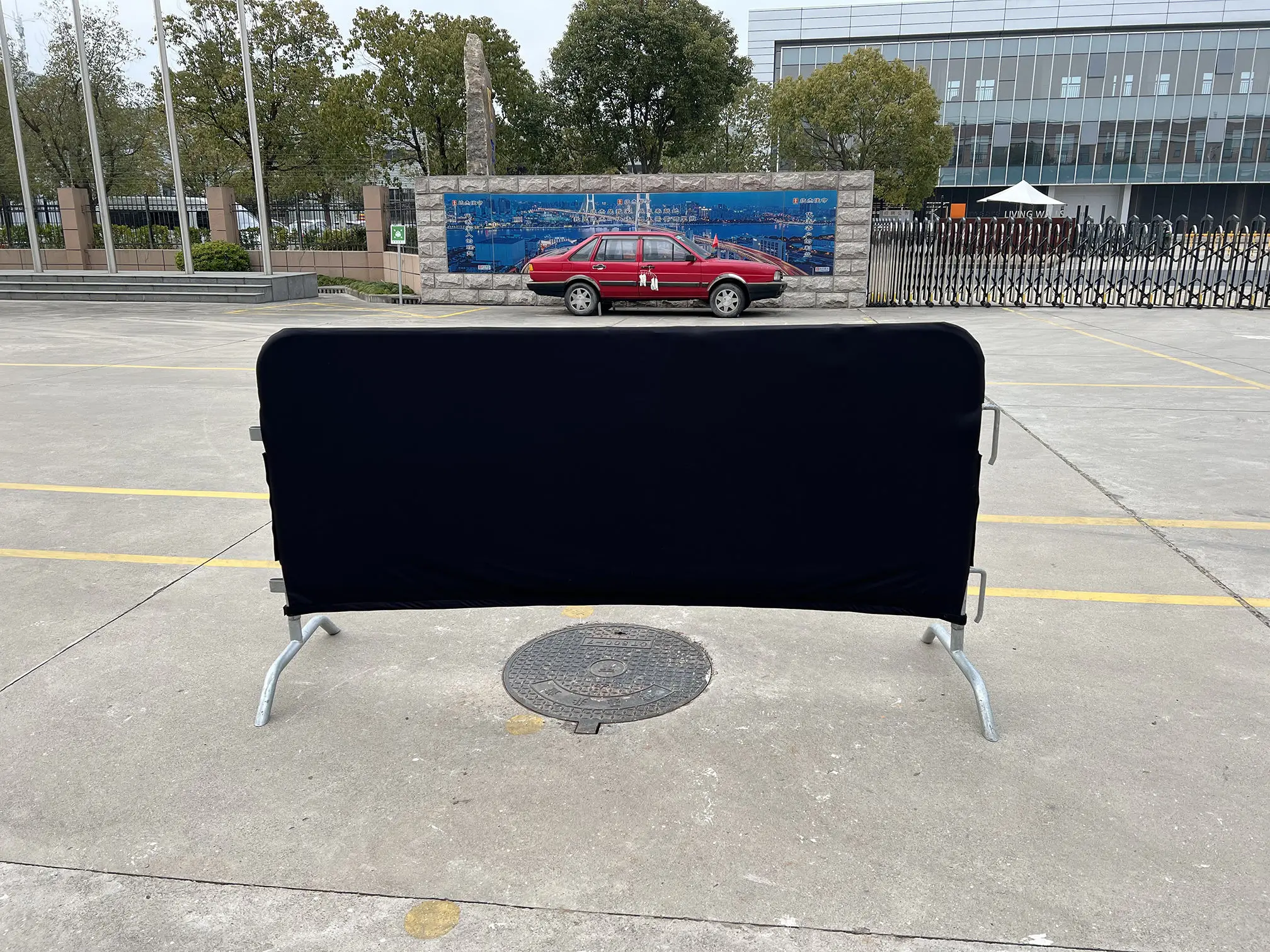 Custom-Print-Crowd-Control-Outdoor-Banner-Polyester-Mesh-Barricade ...