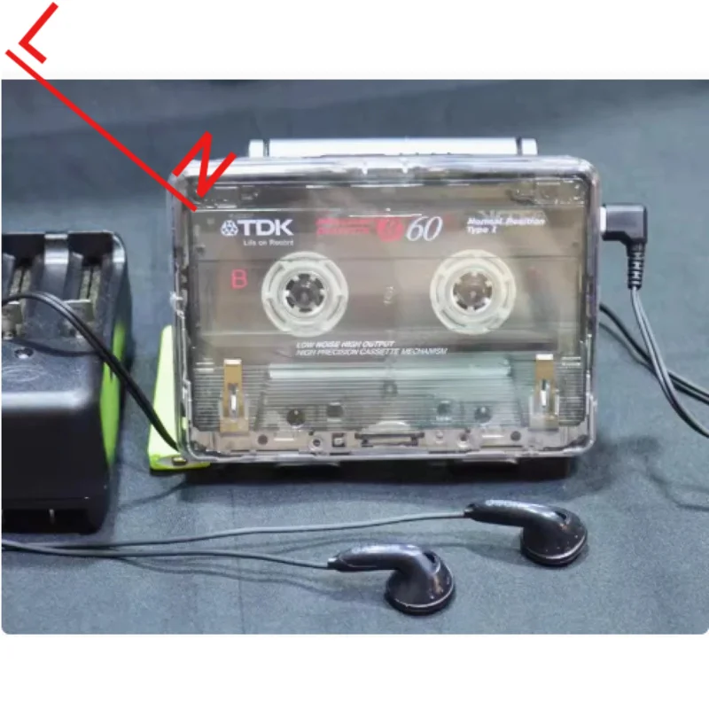2-hands-new-modified-acrylic-for-SONY-WM-GX674-full-transparent-ultra-thin-tape-Walkman-cassette.jpg