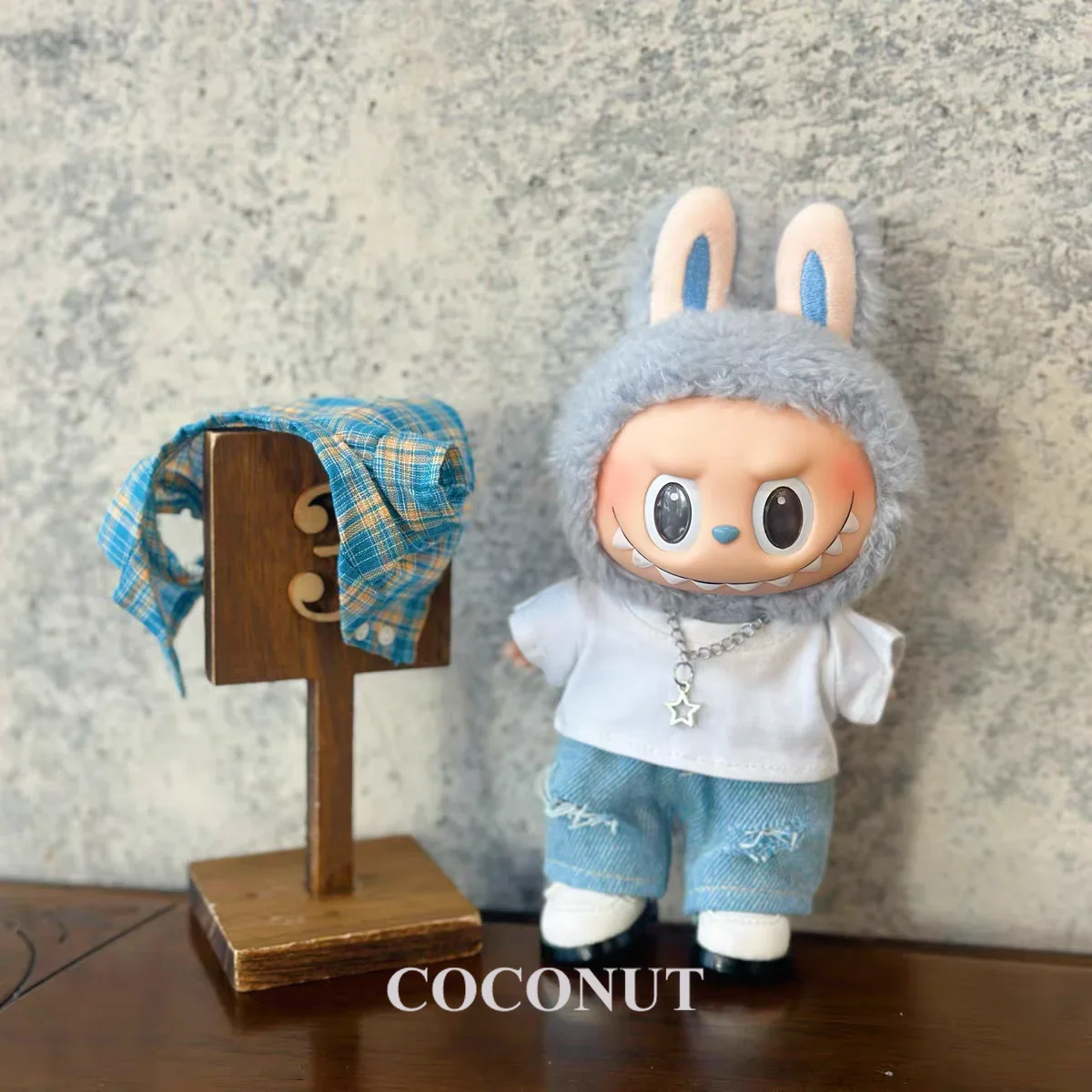 Labubu Summer Shirt & Ripped Jeans - Cool Casual Outfit for 17cm Vinyl ...
