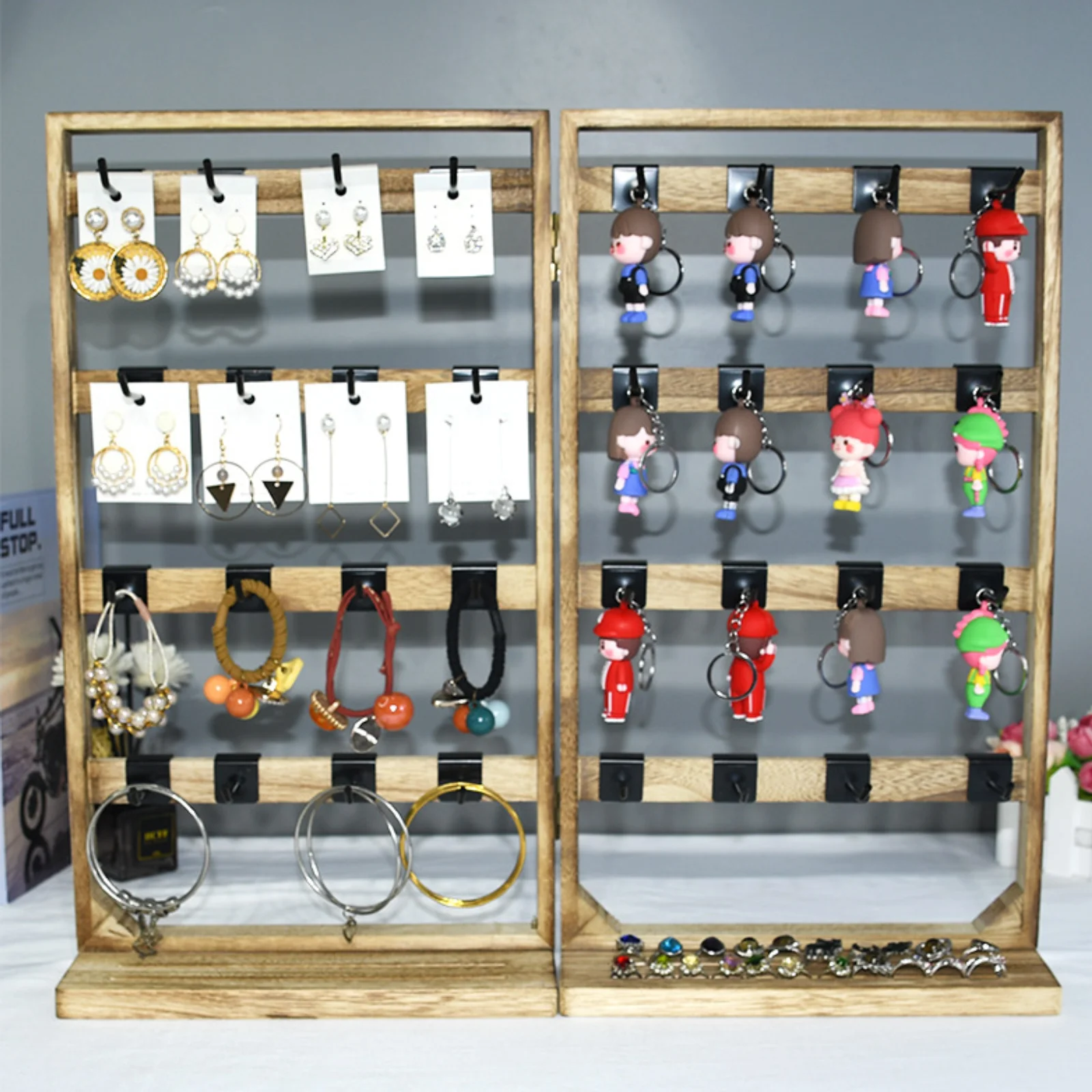 Unique Bracelet Displays