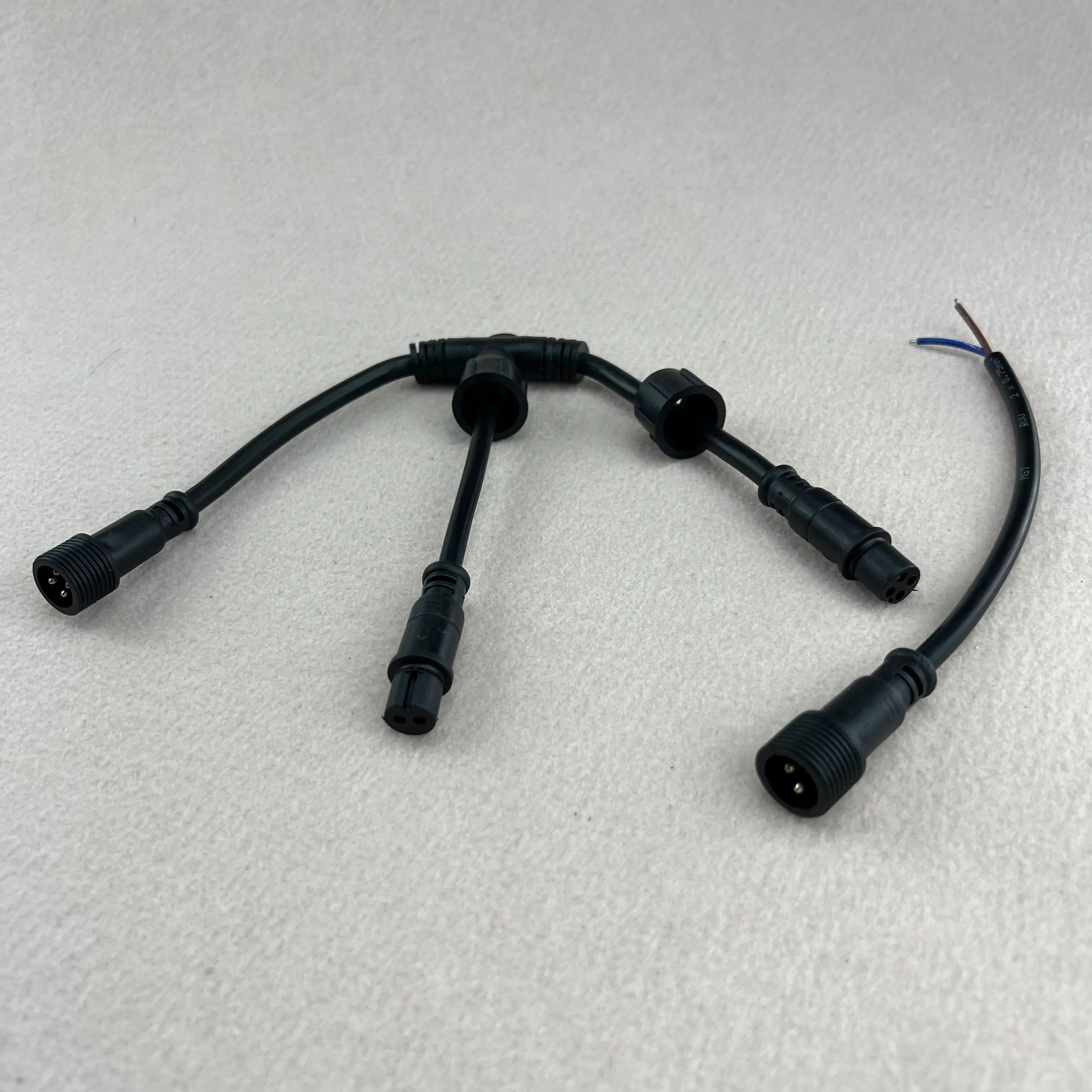 xConnect-type-4-2-4-4-core-T-type-waterproof-splitter-the-middle-is ...