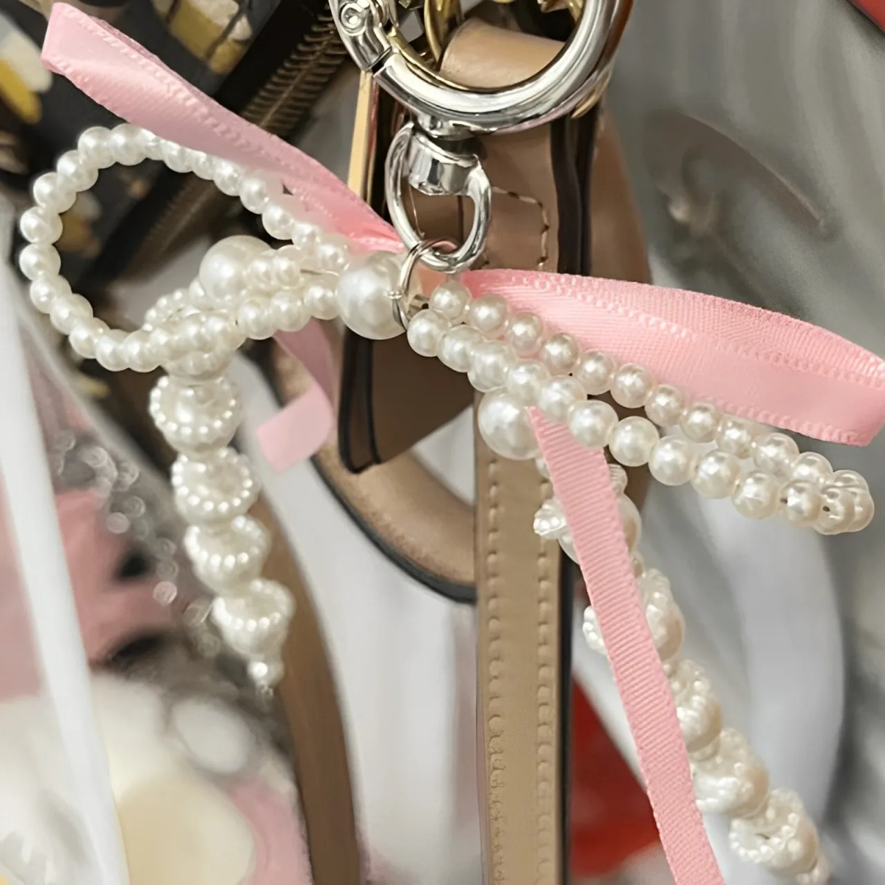 Pearl-Bow-Shaped-Keychain-Backpacks-Bowknot-Keyring-Charm-Backpack ...