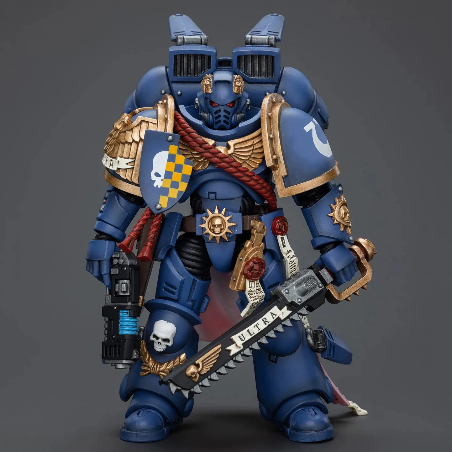 JOYTOY Warhammer 40K 1/18 Ultramarines Captain Figurine with Backpack ...