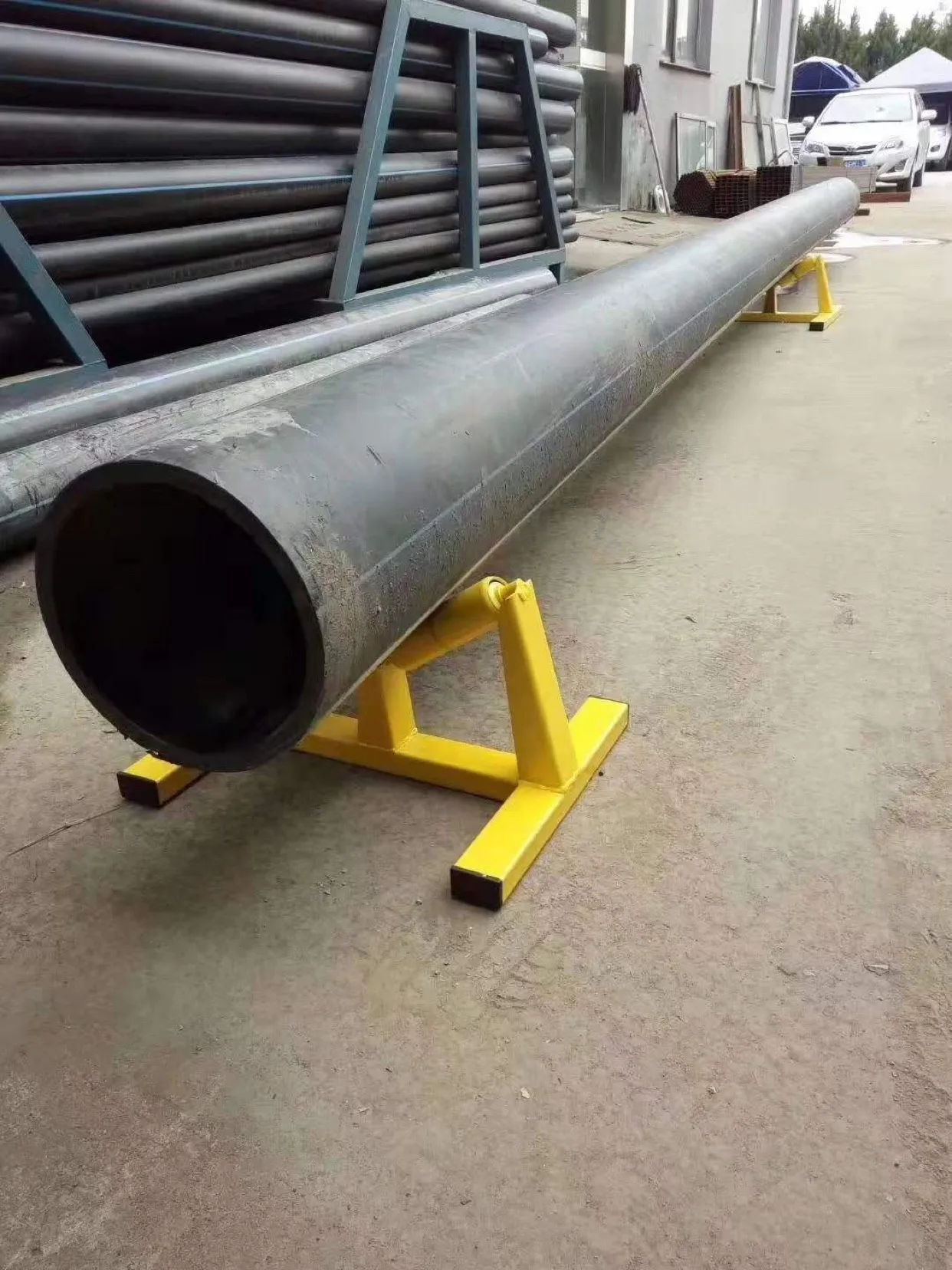 75-500-PE-roller-holder-bracket-rolling-pulley-natural-gas-pipeline ...