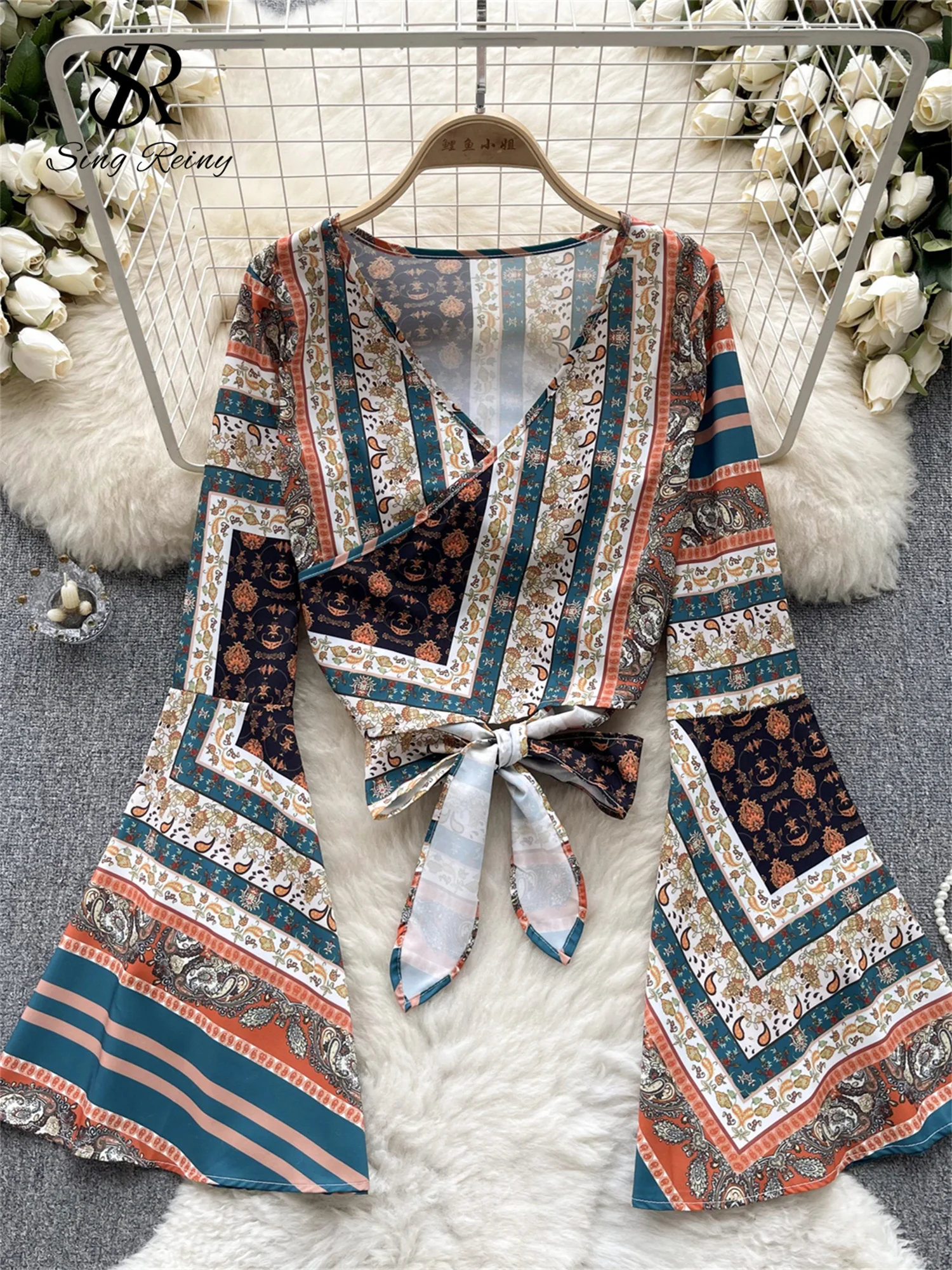Singreiny French Vintage Court Print Blouse Cropped V Neck Pagoda