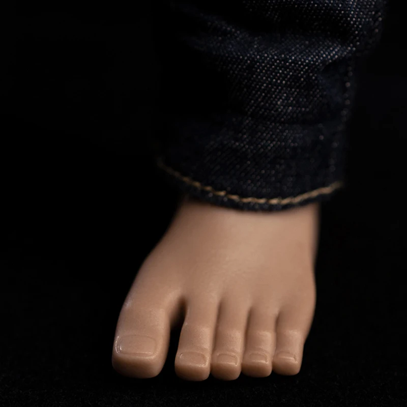 Cartoon Scale With Feet