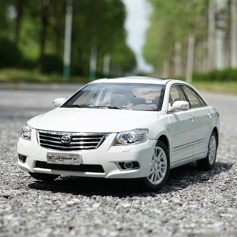 1:18 Scale GAC Toyota Camry Sixth Generation 2008 Die-casting Alloy Car ...