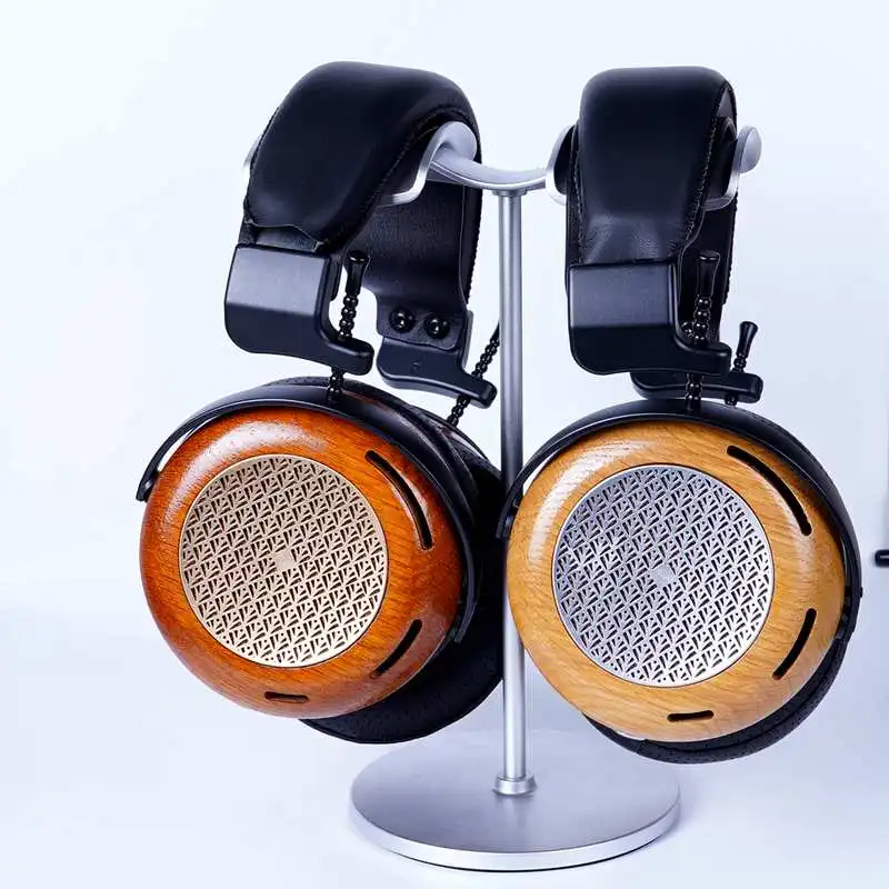 Full-size closed-type over-ear hi-fi high-fidelity headphones ...