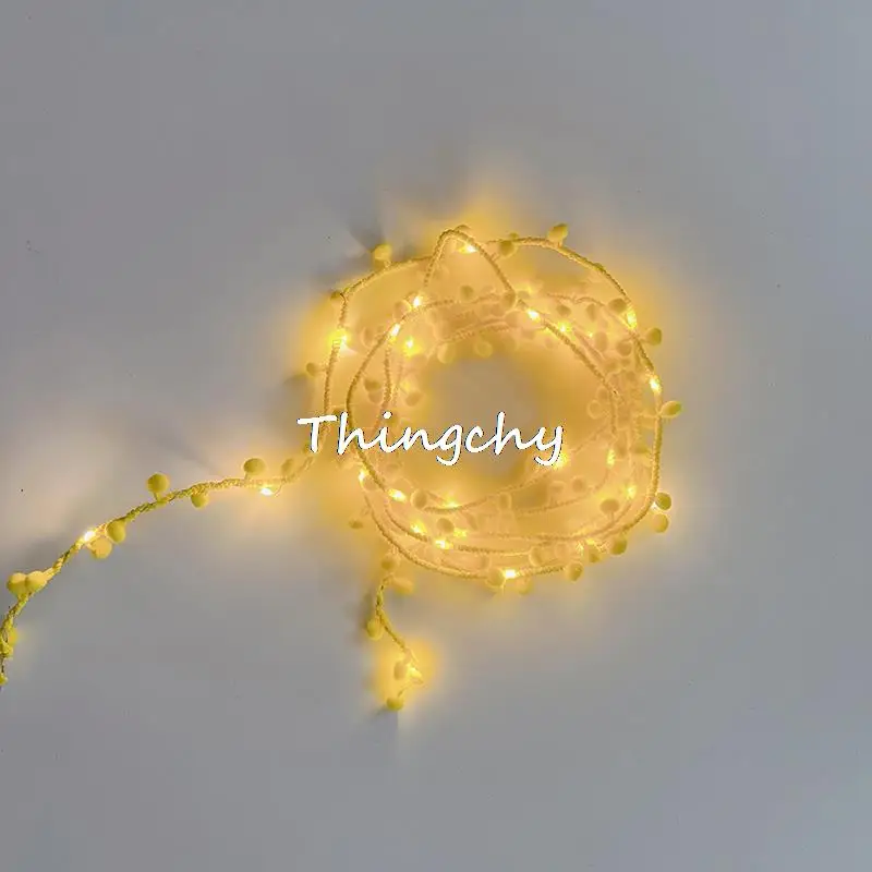 Guirnalda de luces LED con pompones de colores, cadena de luces con batería de microalambre de ...