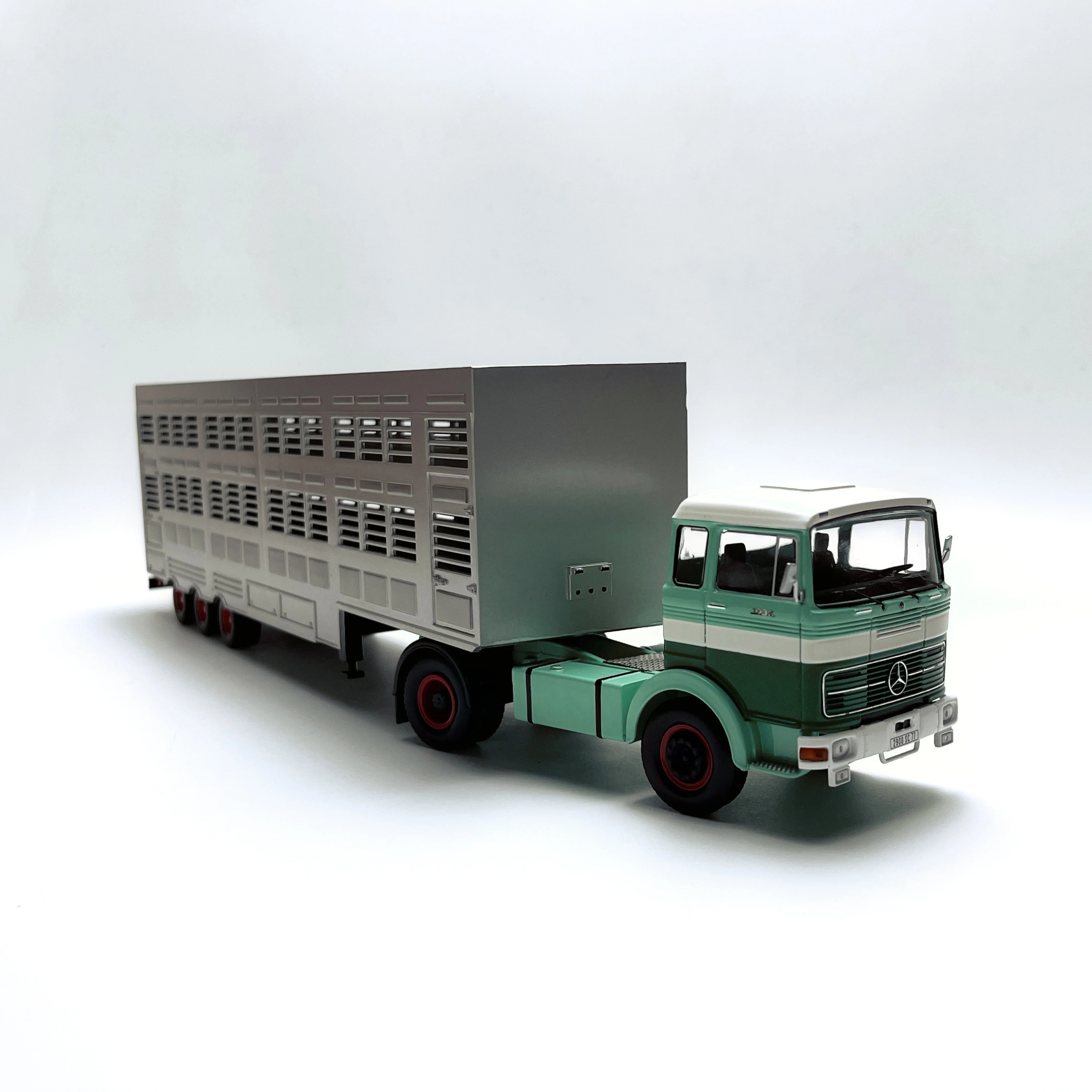Diecast-IXO-1-43-Scale-Benz-LPS-1632-Livestock-Transport-Truck-Alloy ...