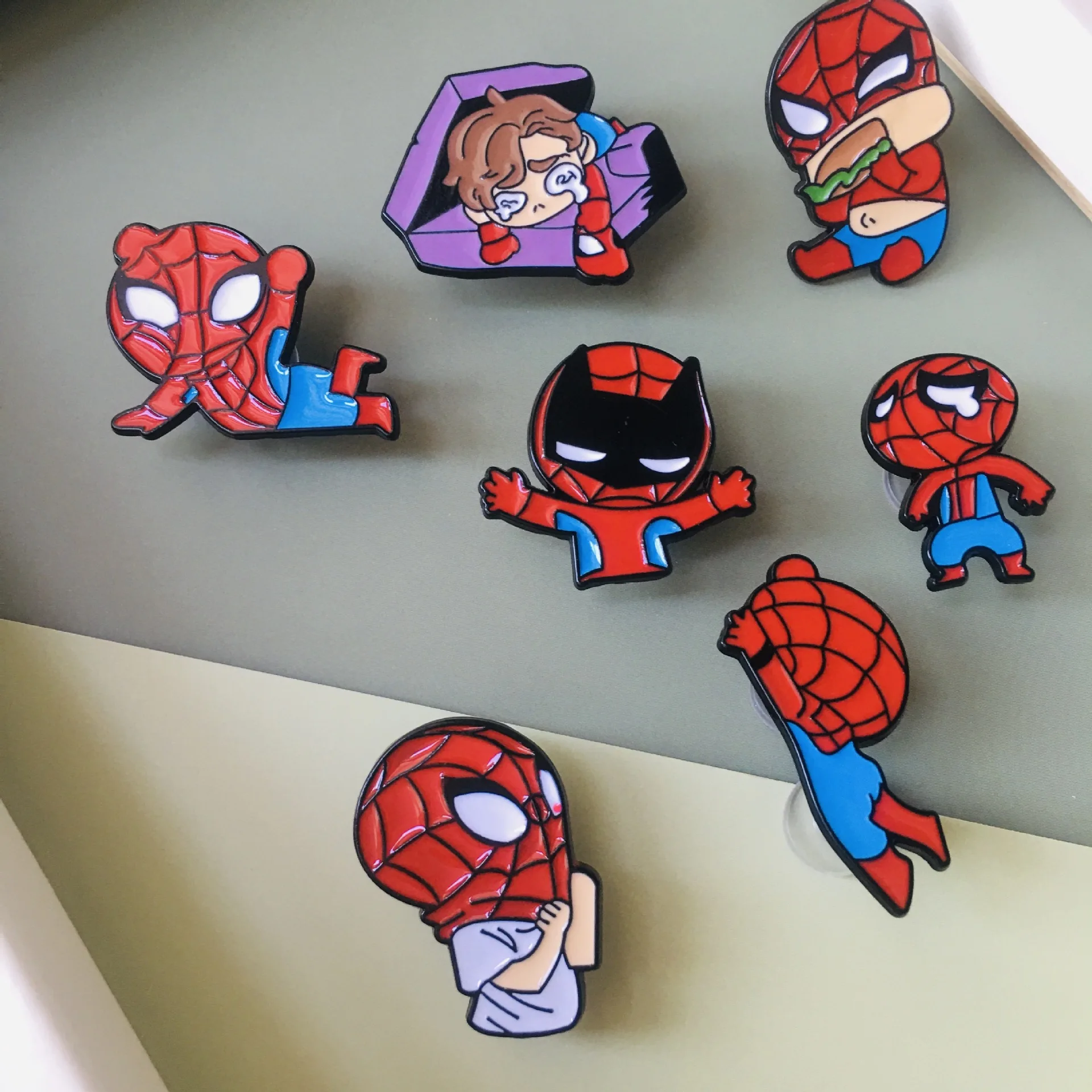 New-Cartoon-Superhero-Brooch-Cute-Spider-man-Badge-Pin-Badge.jpg