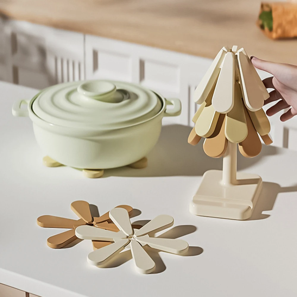 3-Piece-Christmas-Tree-Shaped-Silicone-Insulated-Coasters-With-Stand ...