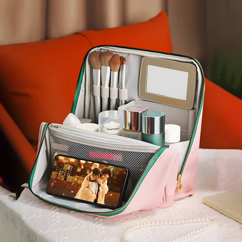 Large-capacity cosmetic bag, convenient and can be hung on a suitcase ...