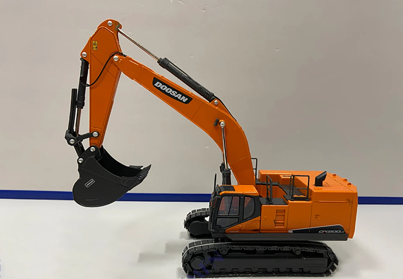 Doosan DX800LC-9 380 1/50 Scale Die-Cast Metal Model Crawler Excavator ...