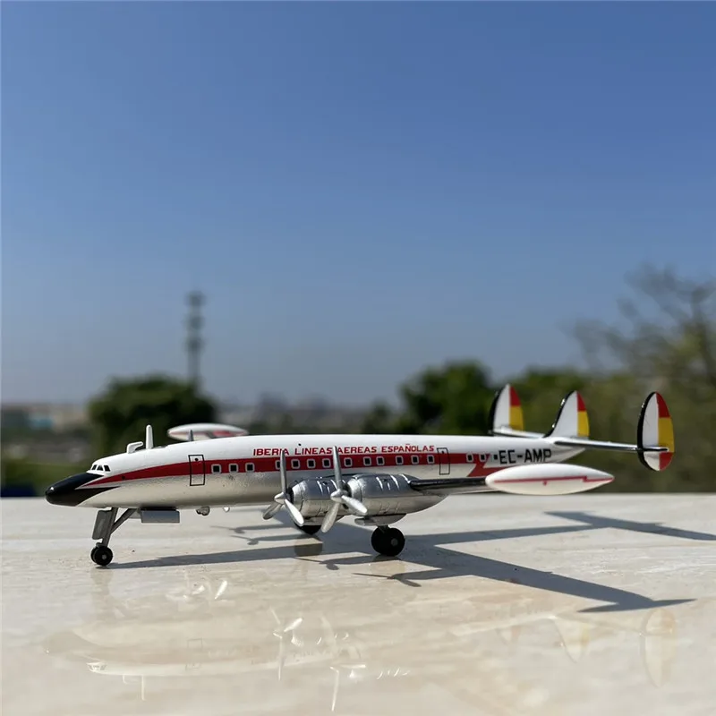 Modelo a escala 1:300 Lockheed Super Constellation Aircraft Diecast ...