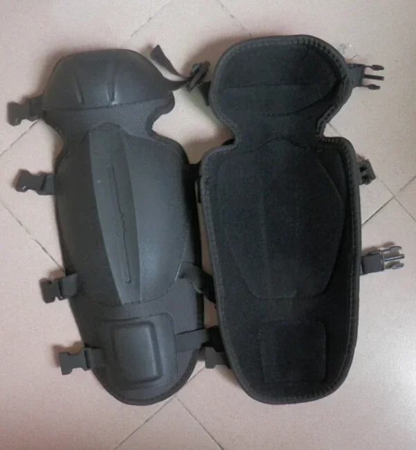 LEG-PROTECTOR-LARGE-OR-MIDDLE-SIZE-KNEE-PAD-KNEEBOSS-SHINGUARD ...