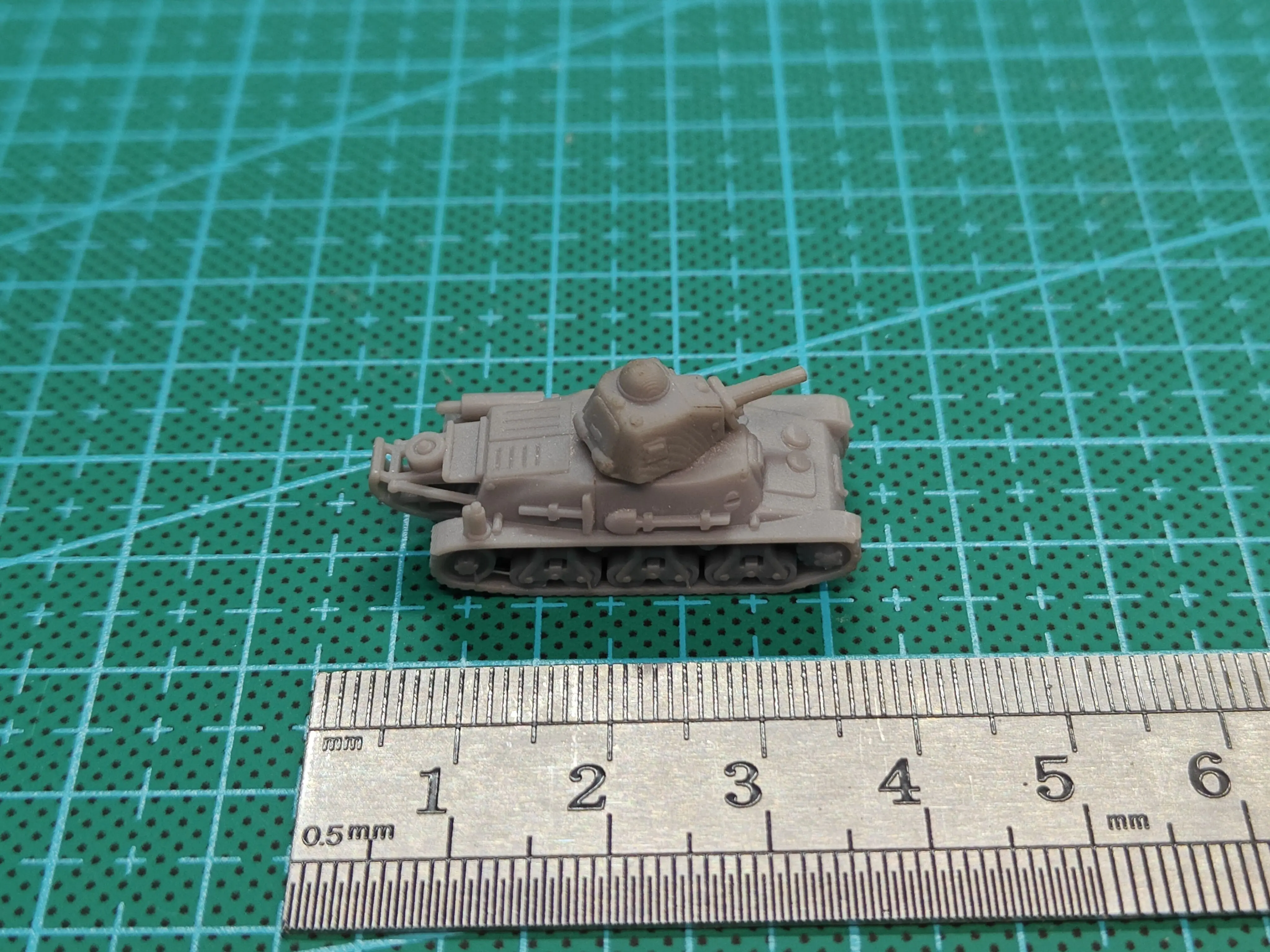 1-144-Scale-Hotchkiss-h39-tank-MODEL-KIT.jpg