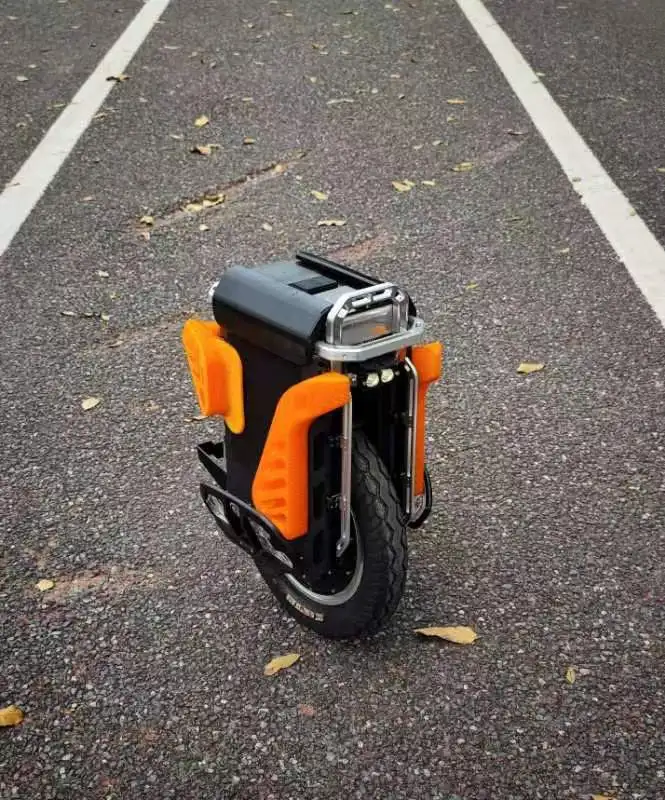 Commander-Mini-16-inch-2400wh-134v-battery-3200w-motor-electric ...